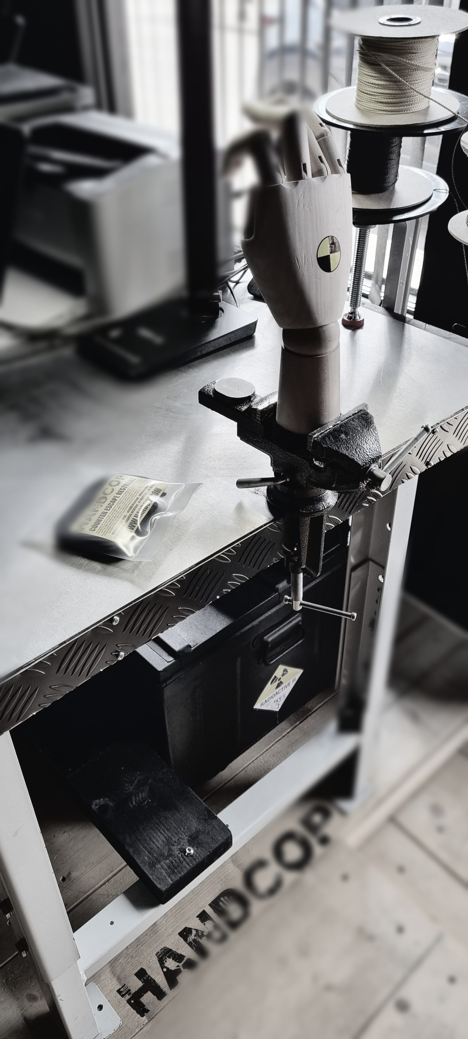 HANDCOP® Counter Escape Restraint HC705 vs Paracord 550, Kevlar Blue ...